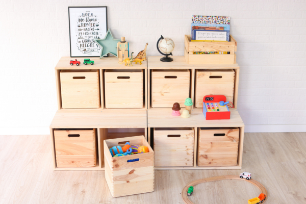 Cuatro accesorios para las estanterías modulares de cubo